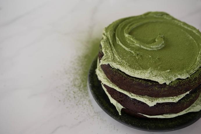 MATCHA CHOCOLATE CAKE